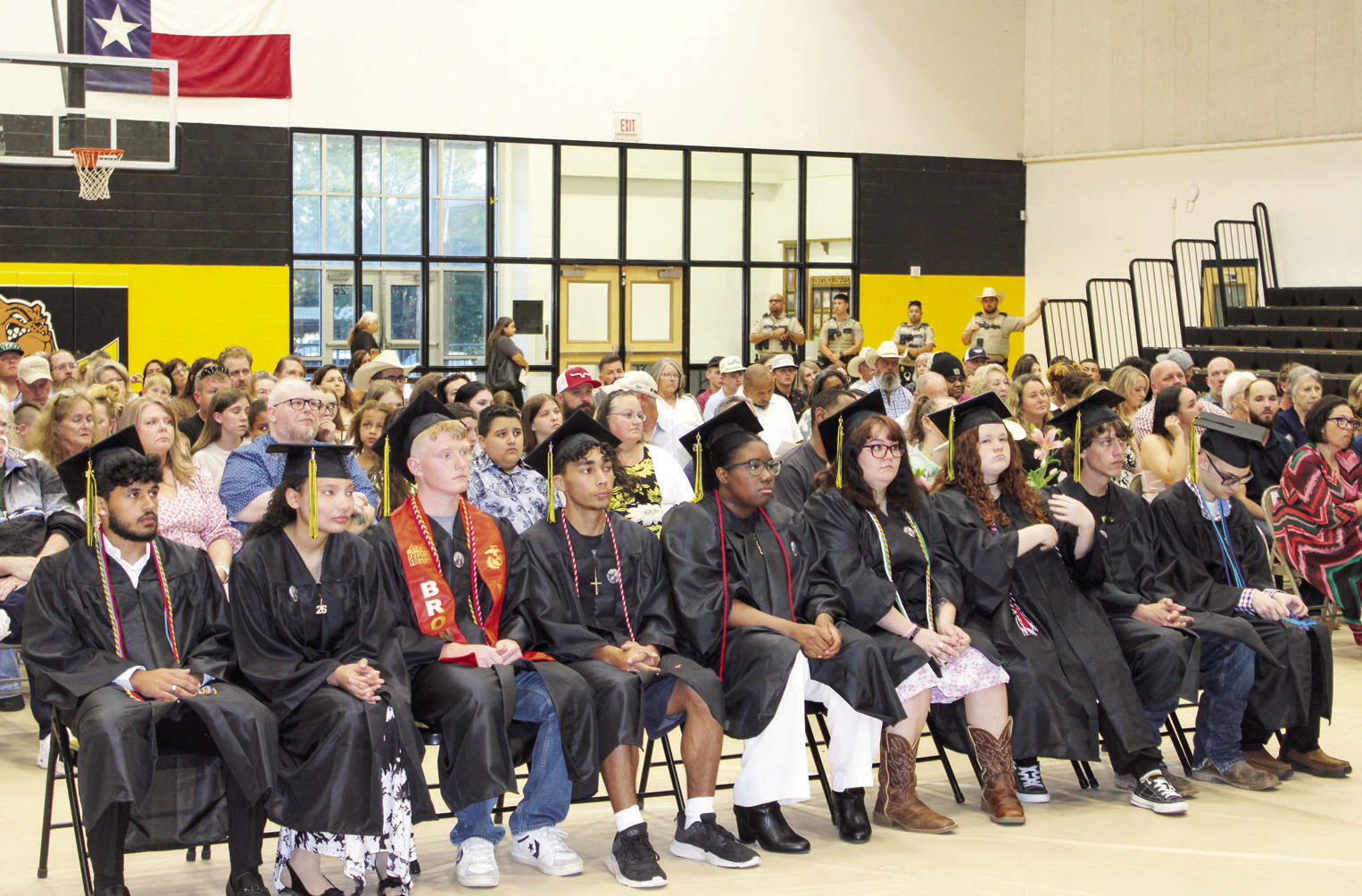 A CLASS MOVES FORWARD, TOGETHER | Madisonville Meteor